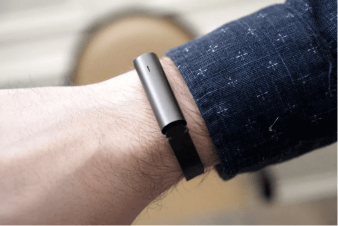 Understand The Development History of Smart Wearable Devices and ...